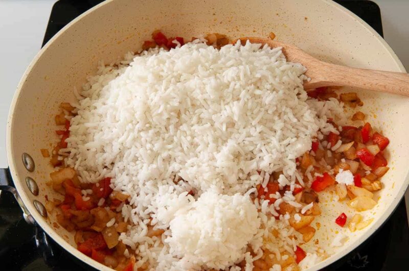 Easy Jasmine Rice Recipe: A Spicy Fiesta for Your Tastebuds