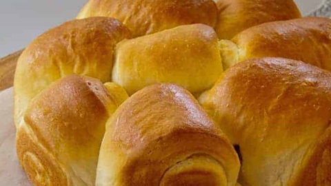 Classic Dinner Rolls from a Bread Machine | Salad in a Jar